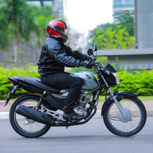 Conheça a história da icônica Honda C100 Dream – Levesa Motos Honda